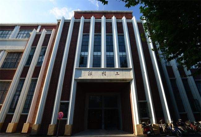 László Hugyecz, a Hungarian architect celebrated in China - PHOTOS ...