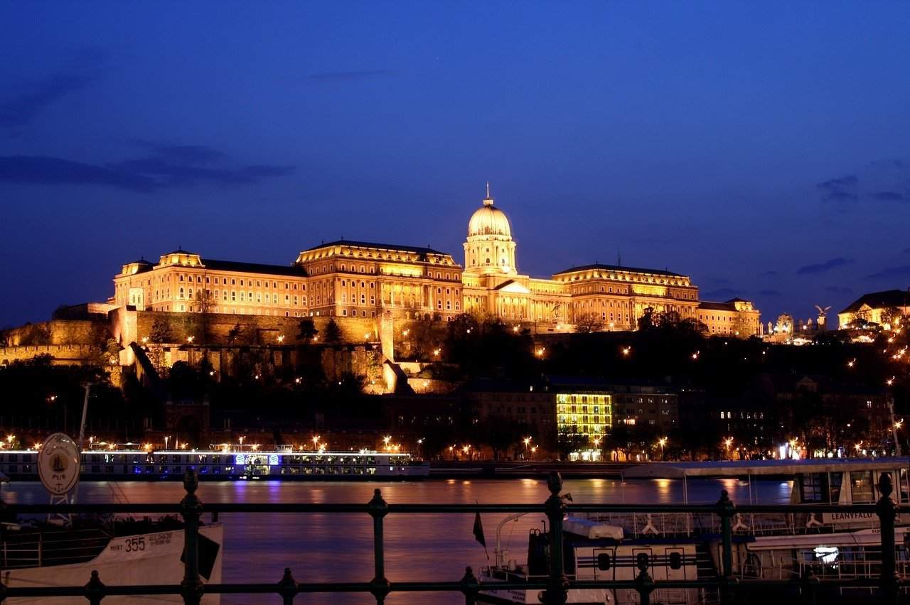 National Geographic: The Buda Castle among the top 10 castles of Europe ...