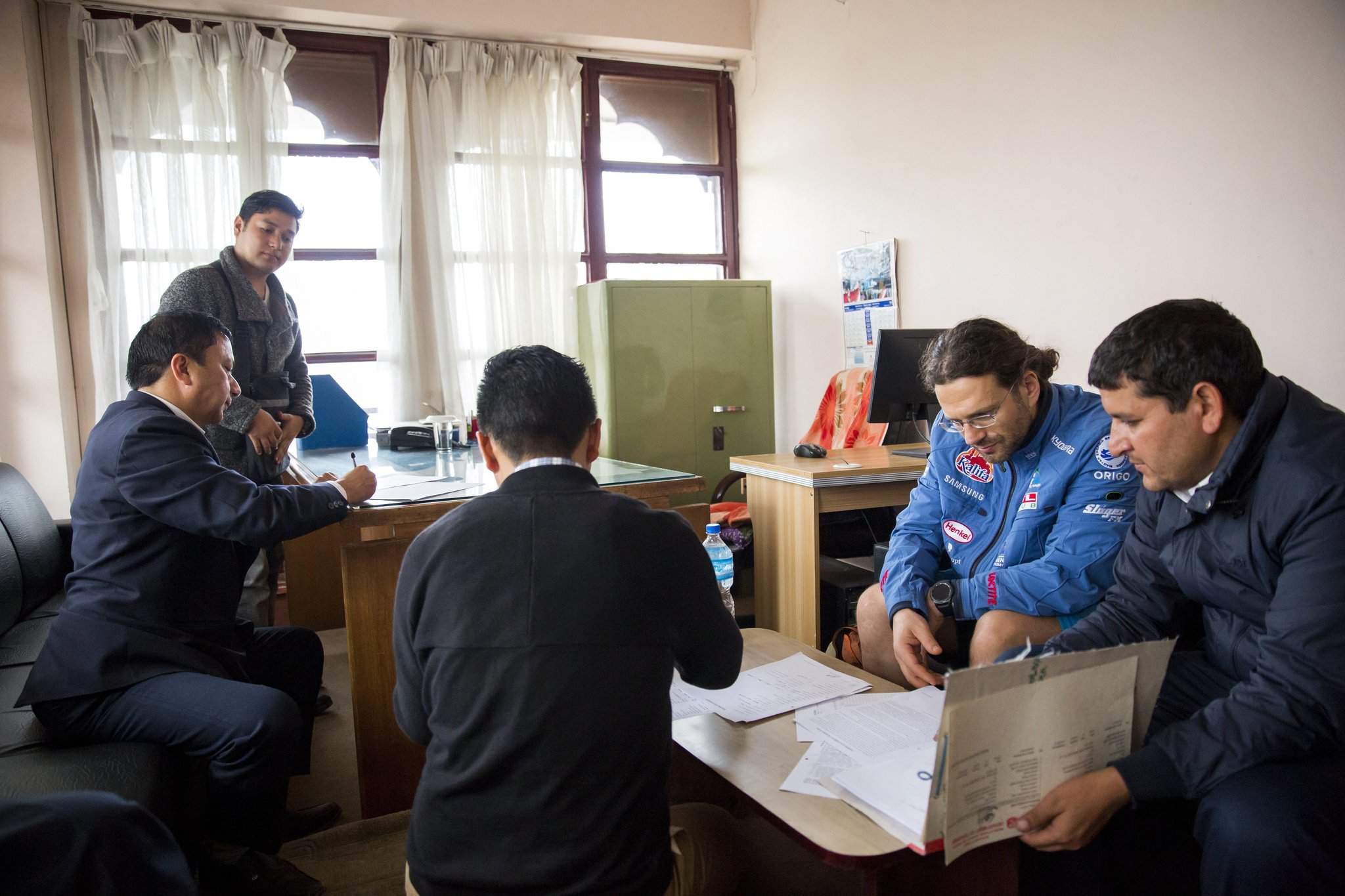 Hungarian team to conquer Mount Everest without oxygen tanks for the ...