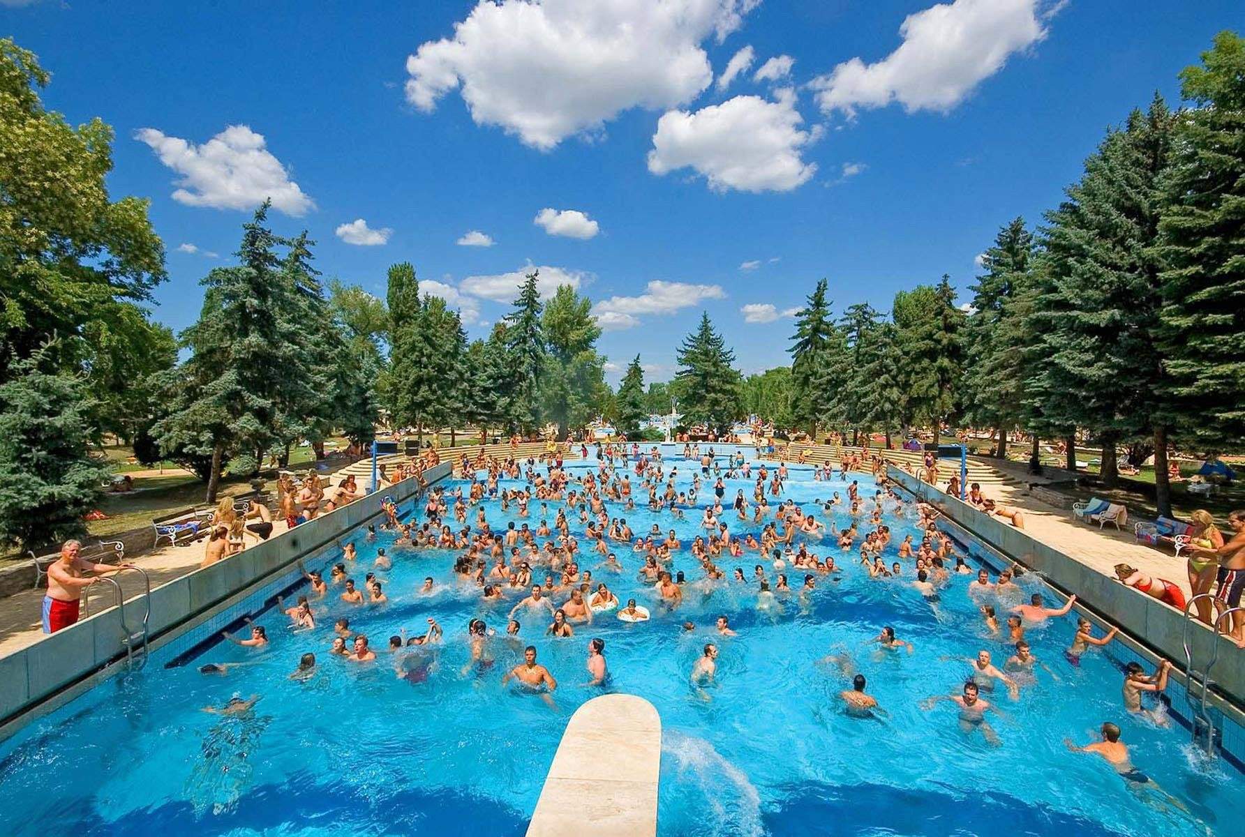Summer season to start and pools to open soon in Budapest - Daily News ...