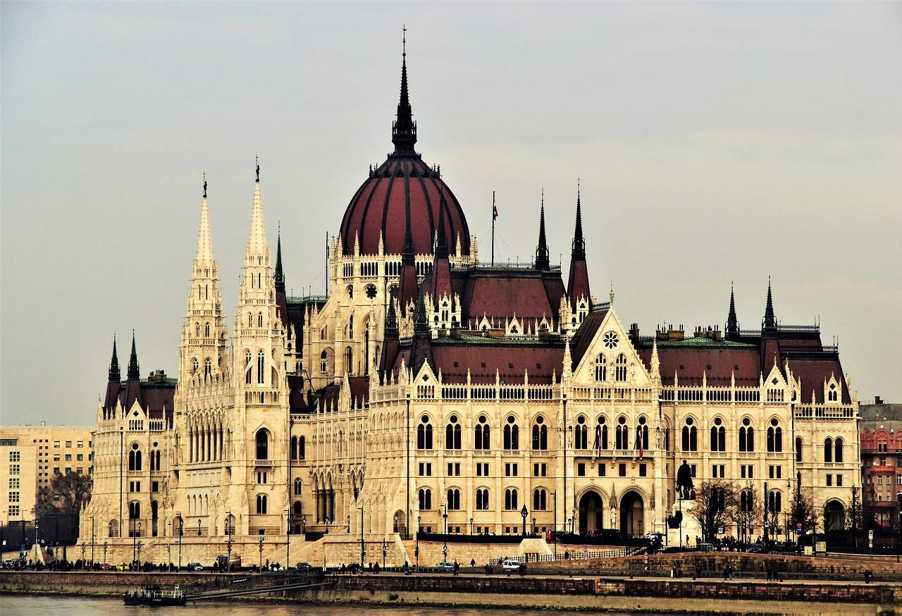 10+1 things you didn’t know about the Hungarian Parliament - Daily News ...