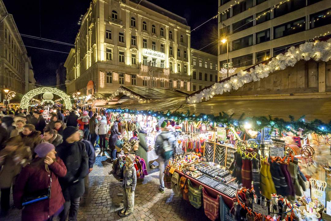 What explains the high prices in Budapest Christmas markets?