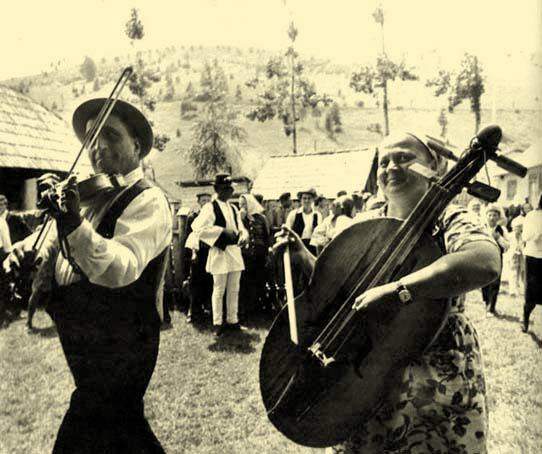 Meet the Hungarian folk music and its traditional instruments