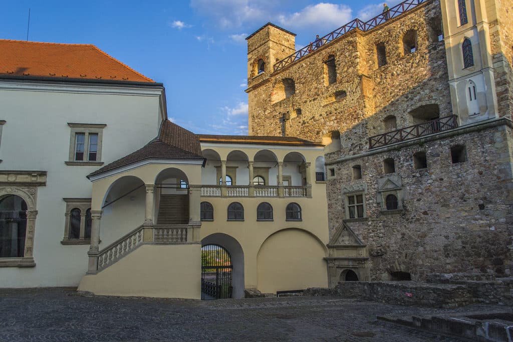 Five incredible castles you need to see in Hungary – Photos - Daily ...