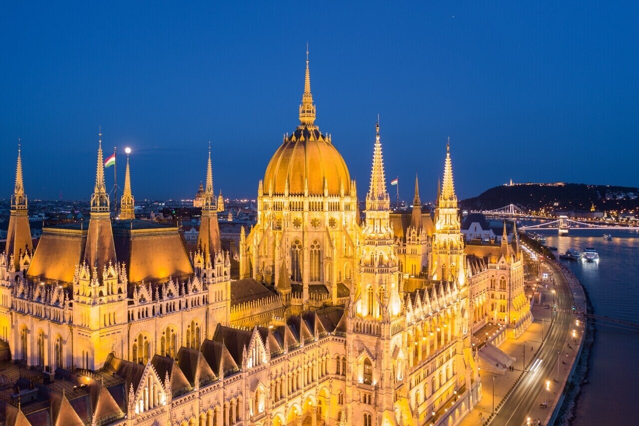 The Hungarian Parliament named 6th most beautiful Building in the World ...