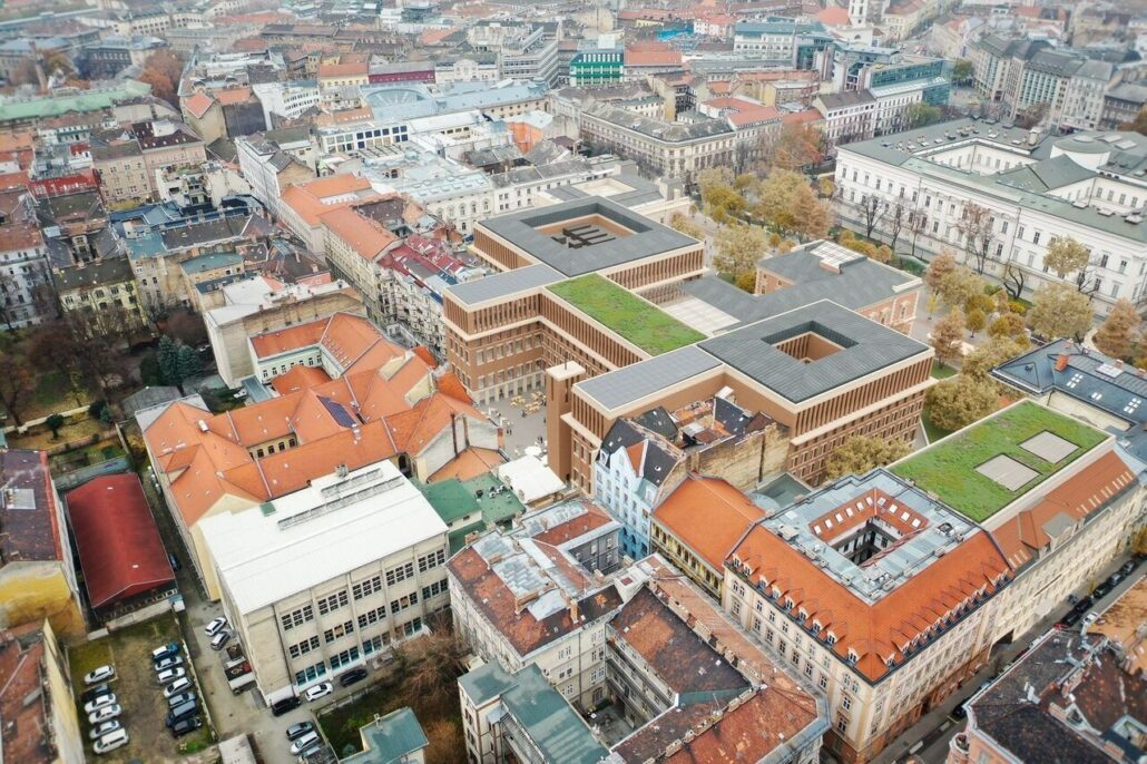 Modern and traditional - This is what the campus of Pázmány Péter ...