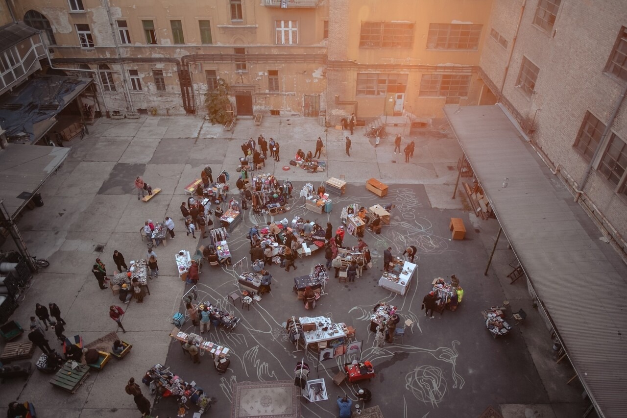 Visit these peculiar Hungarian markets in the heart of Budapest - Daily ...
