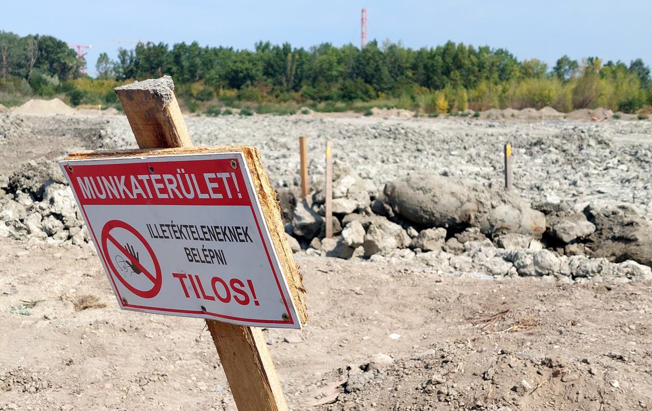 Photos: 120kg WW2 bomb found in Budapest deactivated - DailyNewsHungary