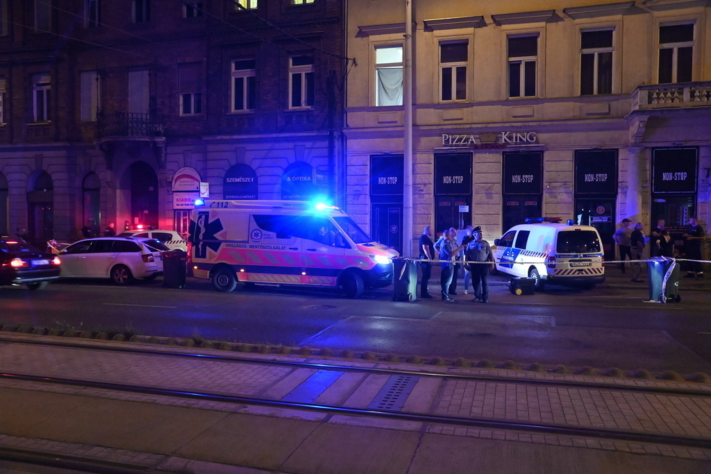 PHOTOS: Refugee thrown out of a van died in Budapest - Daily News Hungary
