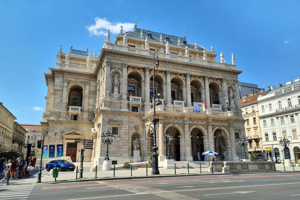 PHOTOS: Everything you need to know about Budapest's magnificent Opera ...