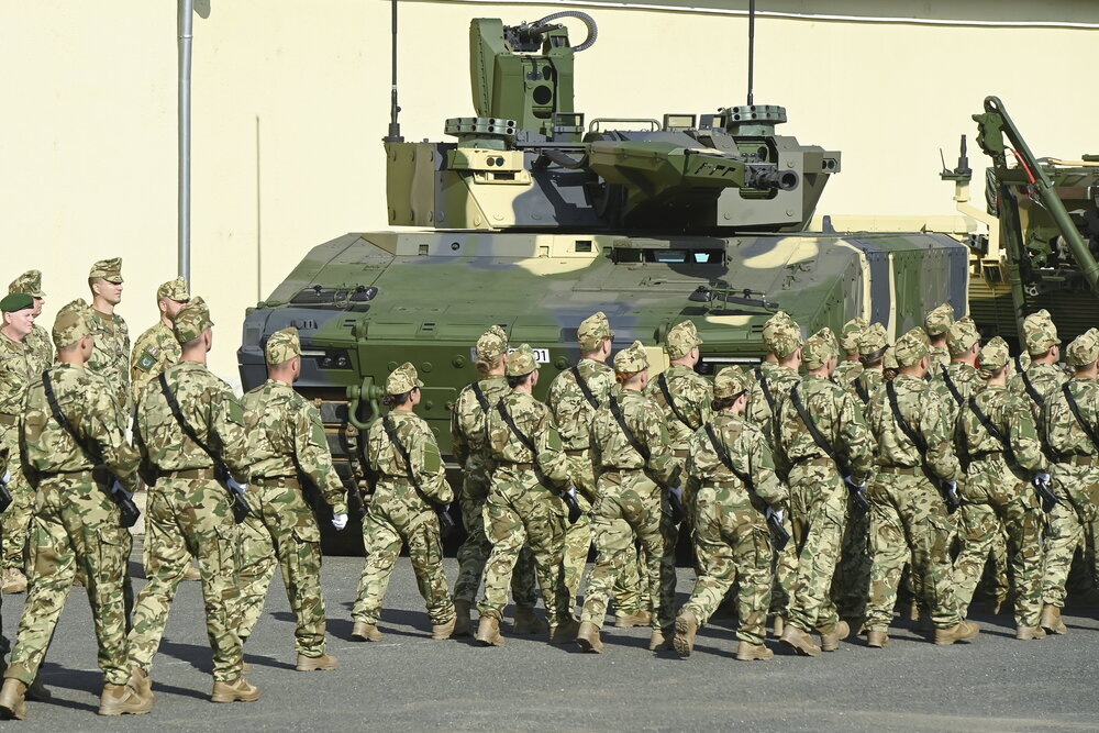 PHOTOS, VIDEO: Hungary's brand new infantry fighting vehicles are ...