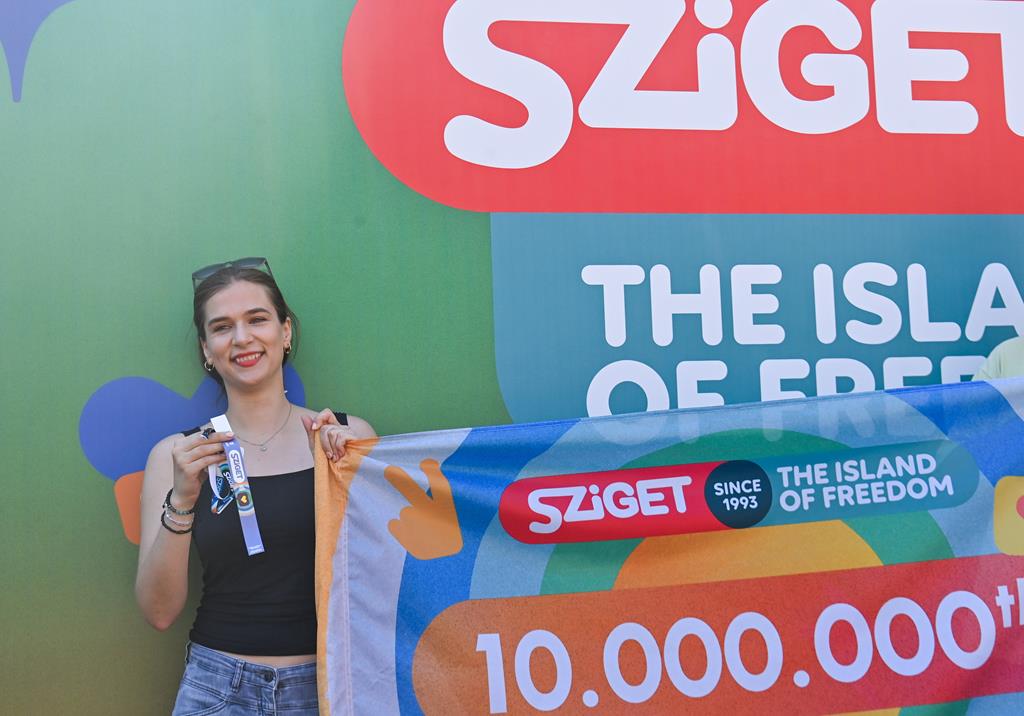 PHOTOS: Budapest's Sziget Festival reaches 10 millionth visitor ...