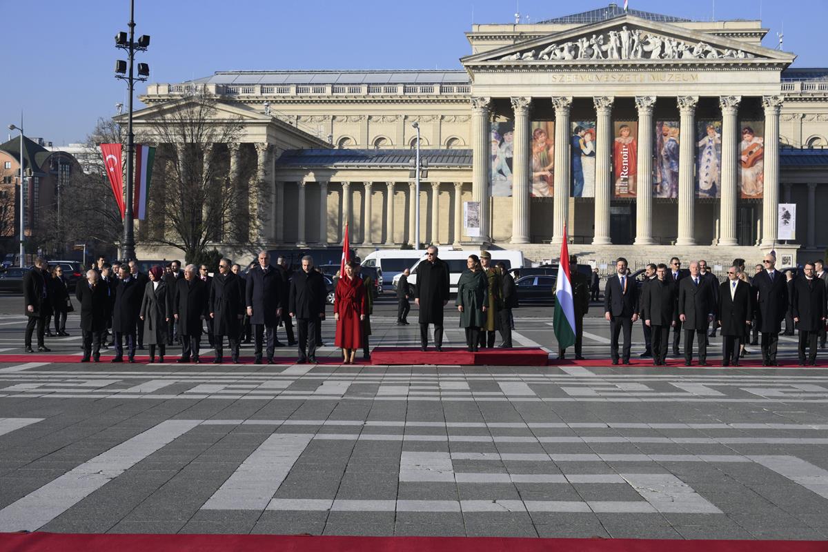 Präsidentin Novák empfing ihren Amtskollegen Erdogan mit einem ...