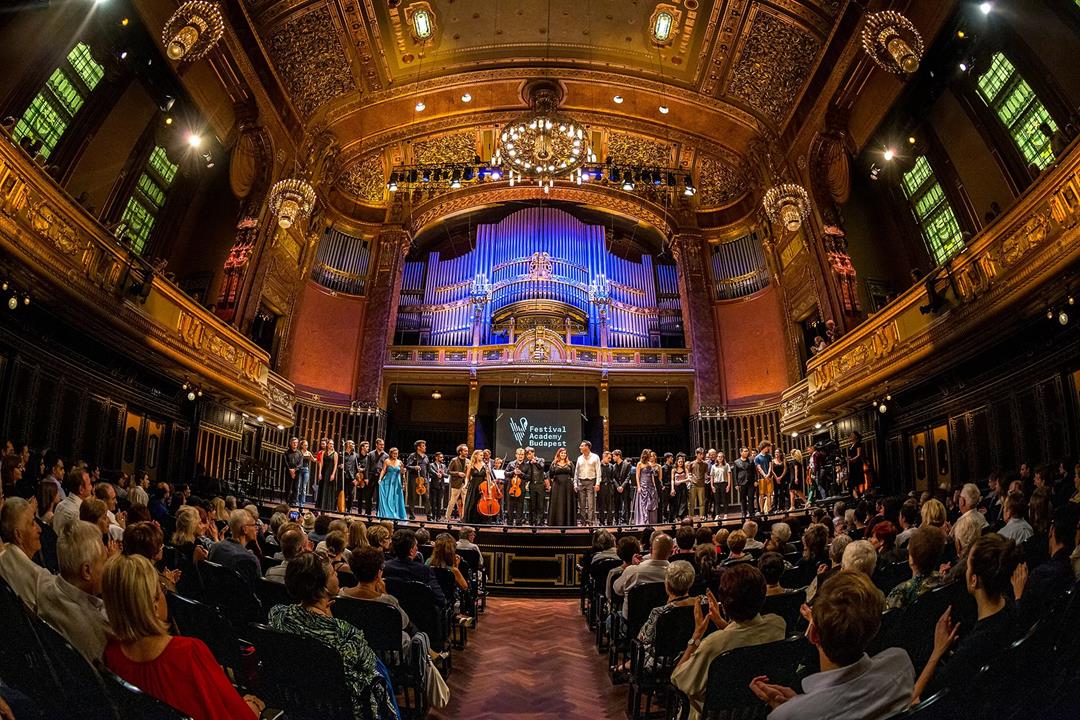 Festival Academy artists holds concert in Budapest's world-known Dohány ...